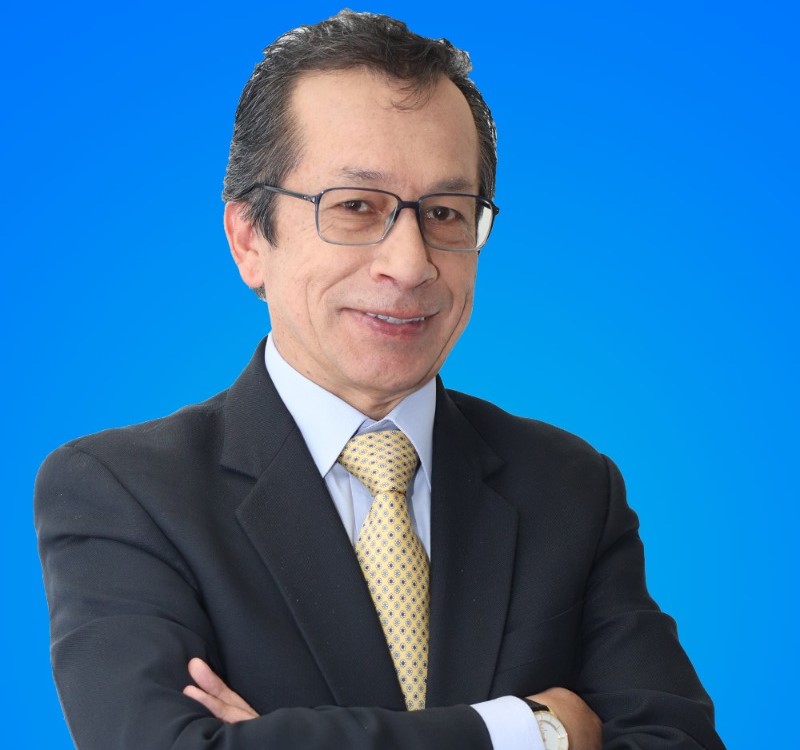 EL RENACER DE SHAKIRA - Revista Momentos